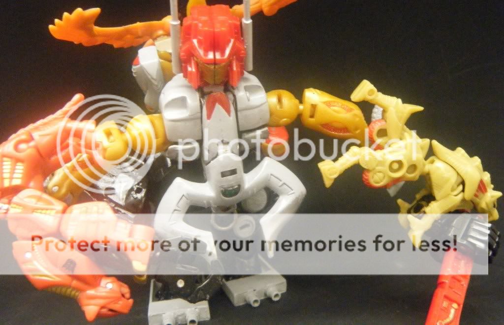 Heavy/Scratch: - SG PREDAKING!!!! Run in Fear Autobots...hehehe ...
